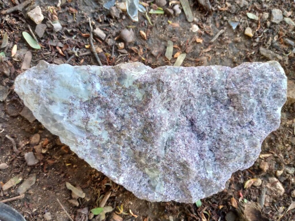 SINAZONGWE, ZIMBA RESIDENTS SQUABBLE OVER LITHIUM DISCOVERY - Diamond Media