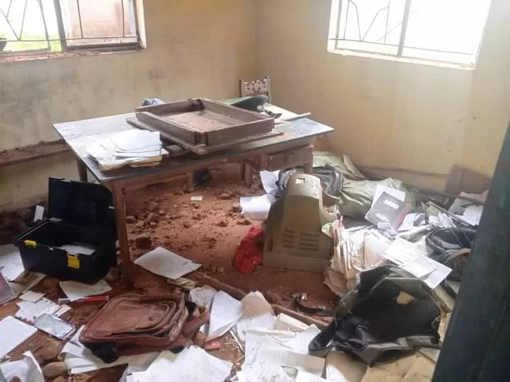 MOB DEMOLISHES MUNUNGA POLICE POST AFTER MURDER SUSPECT’S ARREST ...