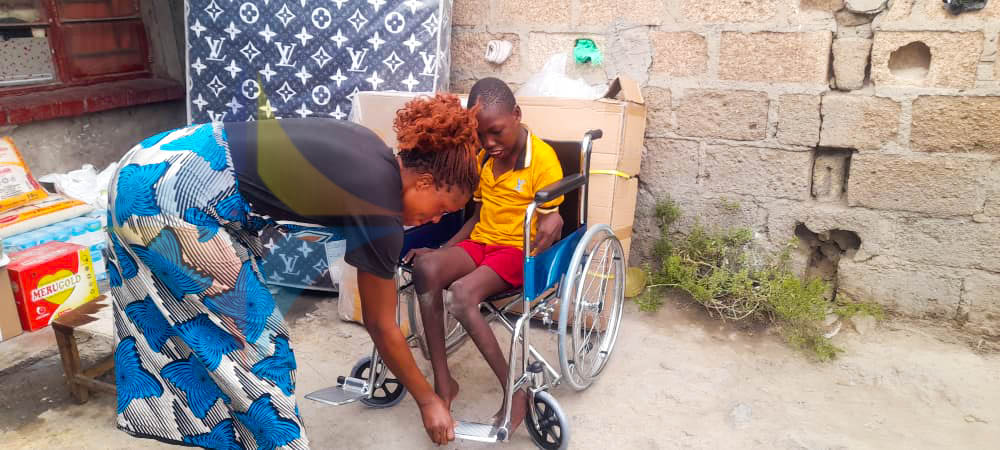 FIRST LADY MUTINTA HICHILEMA RESTORES HOPE FOR KUKU MOTHER AND DISABLED SON - Diamond Media